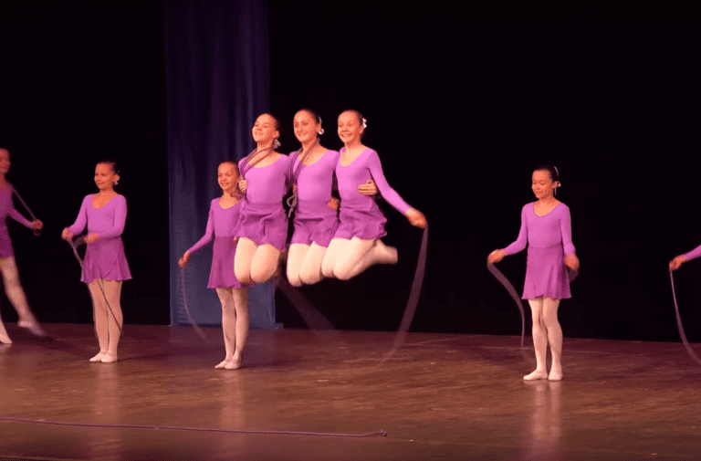 12 Young Russian Girls Mesmerize With Intricate Jump Rope Dance