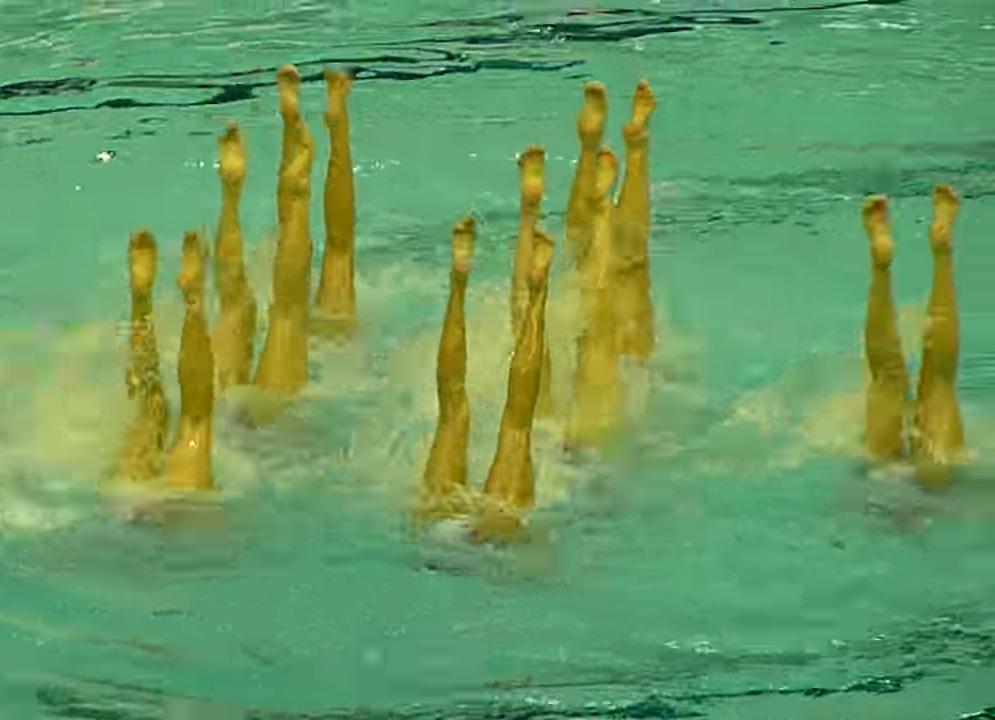 Synchronized Swimmers Dazzle With Beautiful Performance