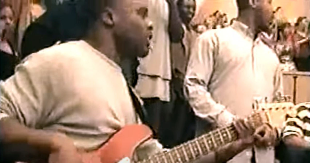 Sharay Reed plays funkiest gospel take on “Joy to the World” in church