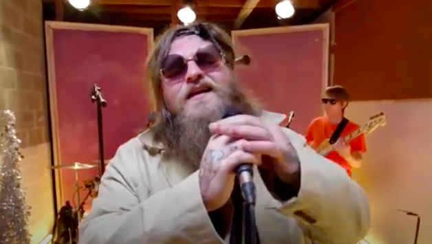 Eccentric soul singer does the most perfect country cover of ‘Tennessee ...