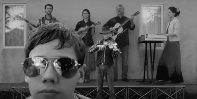 14-year-old fiddler stuns the internet with incredible fiddling skills ...