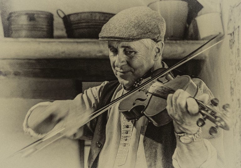 14-year-old fiddler stuns the internet with incredible fiddling skills ...