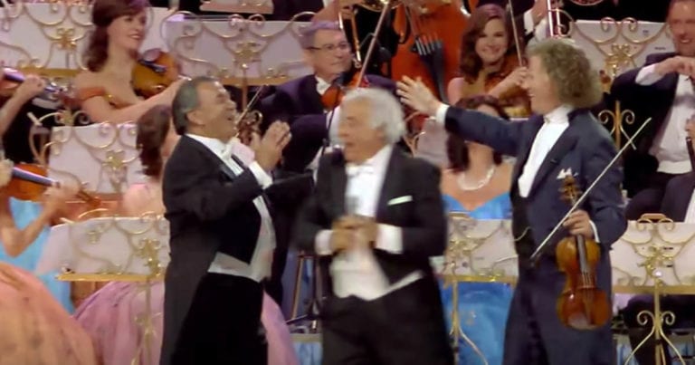 Live performance of ‘Macarena’ by original group still gets the crowd ...