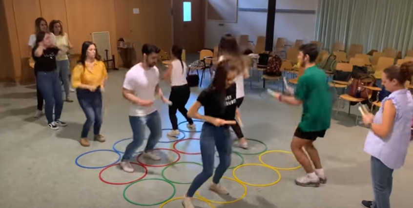 Group of kids perform mind-boggling dance with perfect coordination and ...