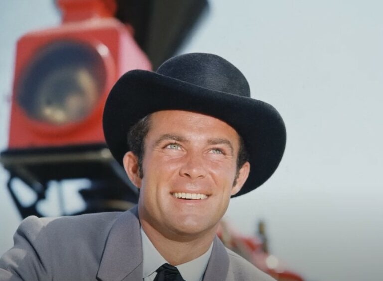 The Top 45 Most Irresistibly Handsome Classic Hollywood Actors